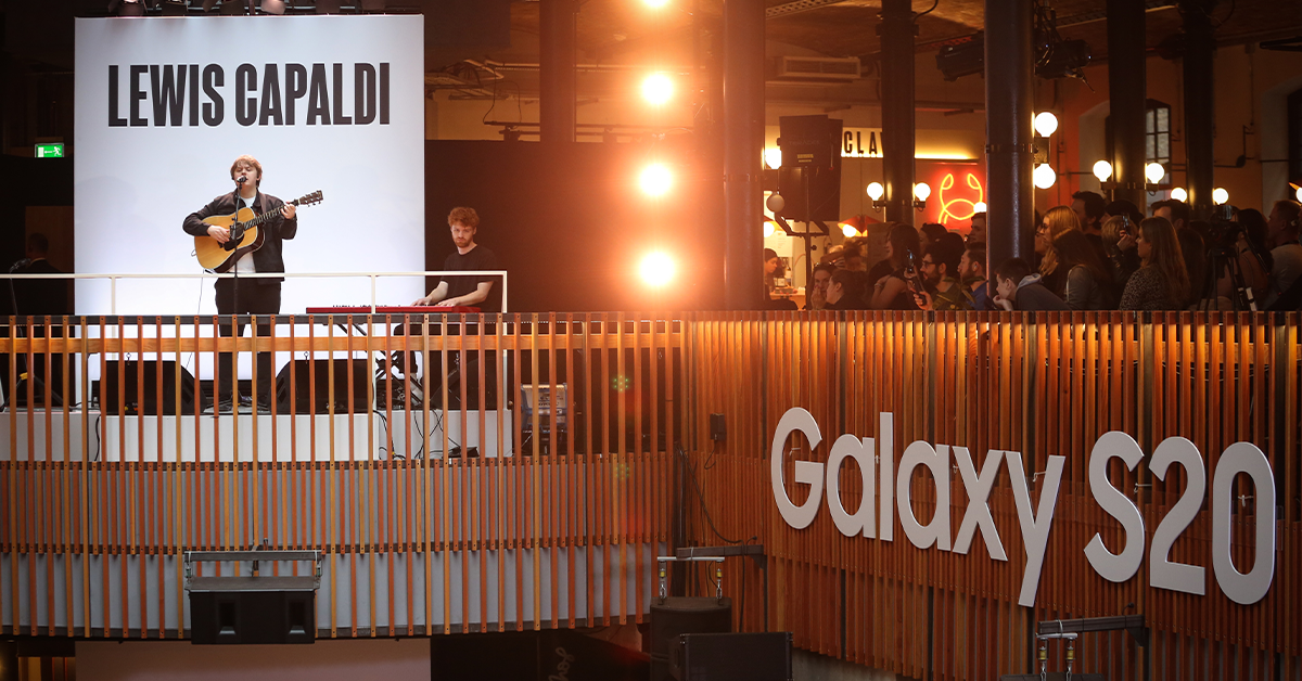 Lewis Capaldi promotes Samsung S20 phone range with pop-up market gig ...